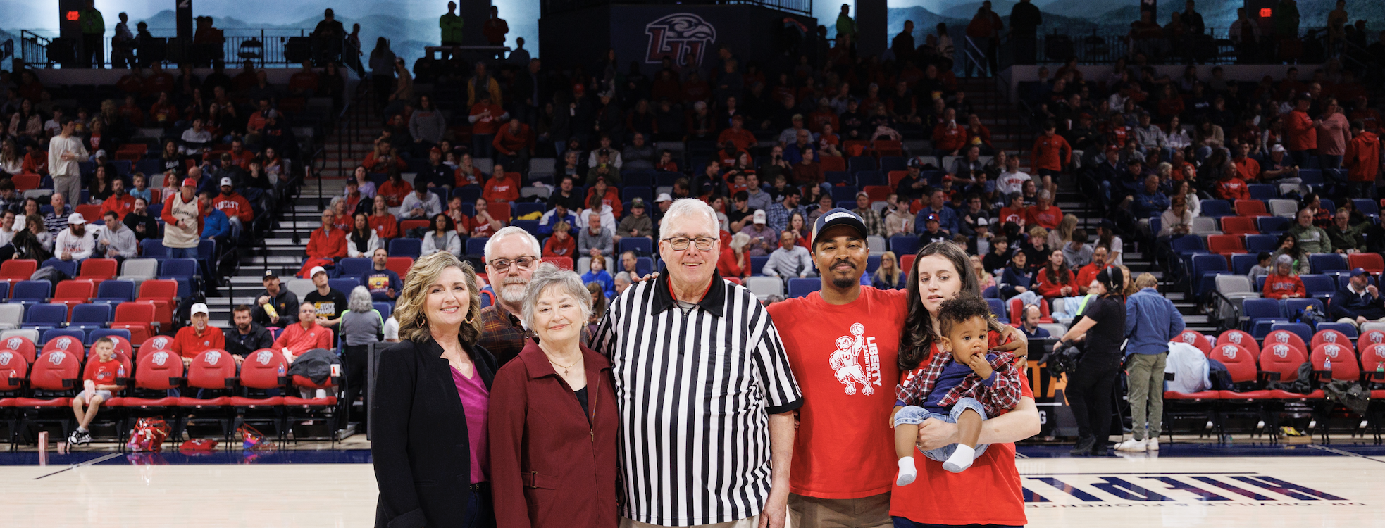 Serving for decades: Basketball scorekeeper Randy Tschetter retires ...