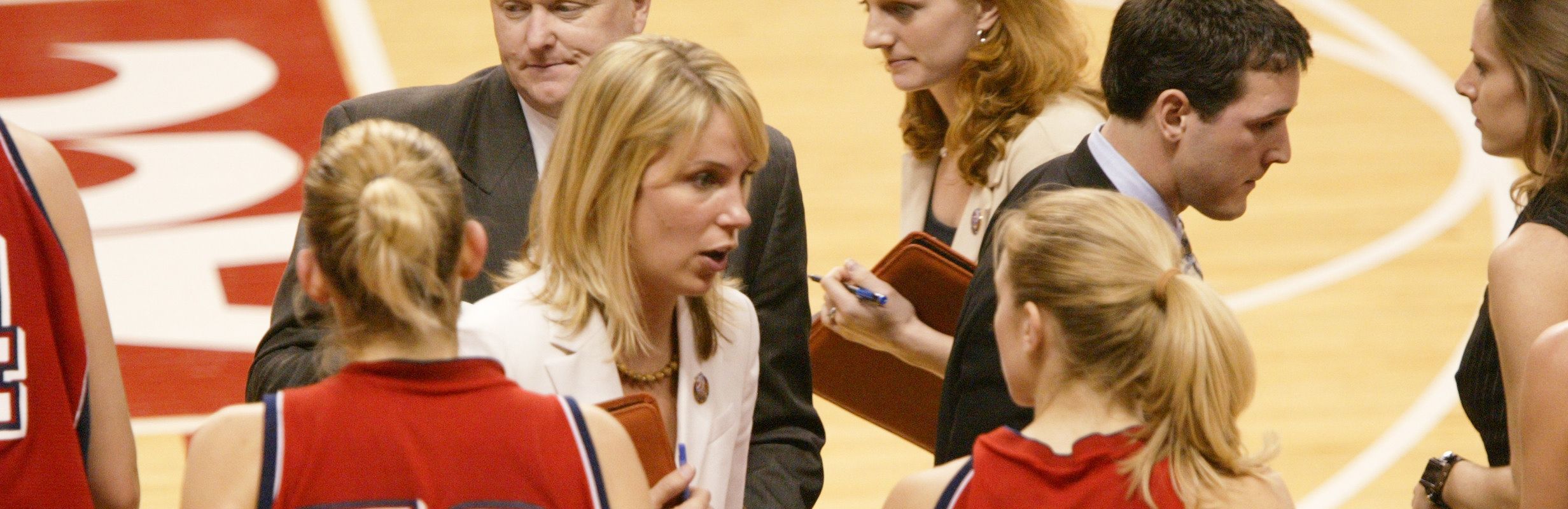 Making waves in women’s hoops: Kelley Deyo’s long-lasting impact on the ...