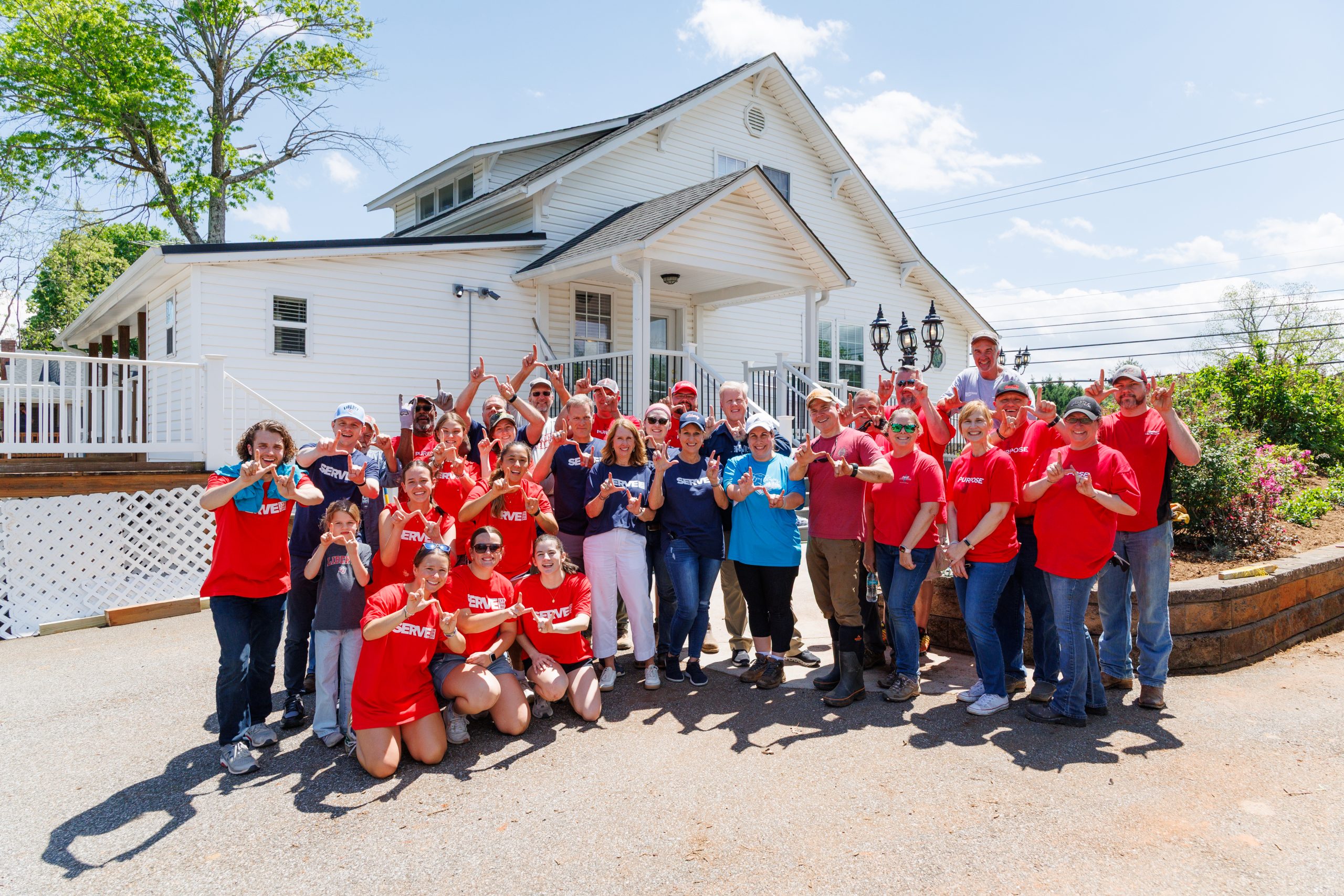 Students Serve Lynchburg in yearly event | Liberty Champion