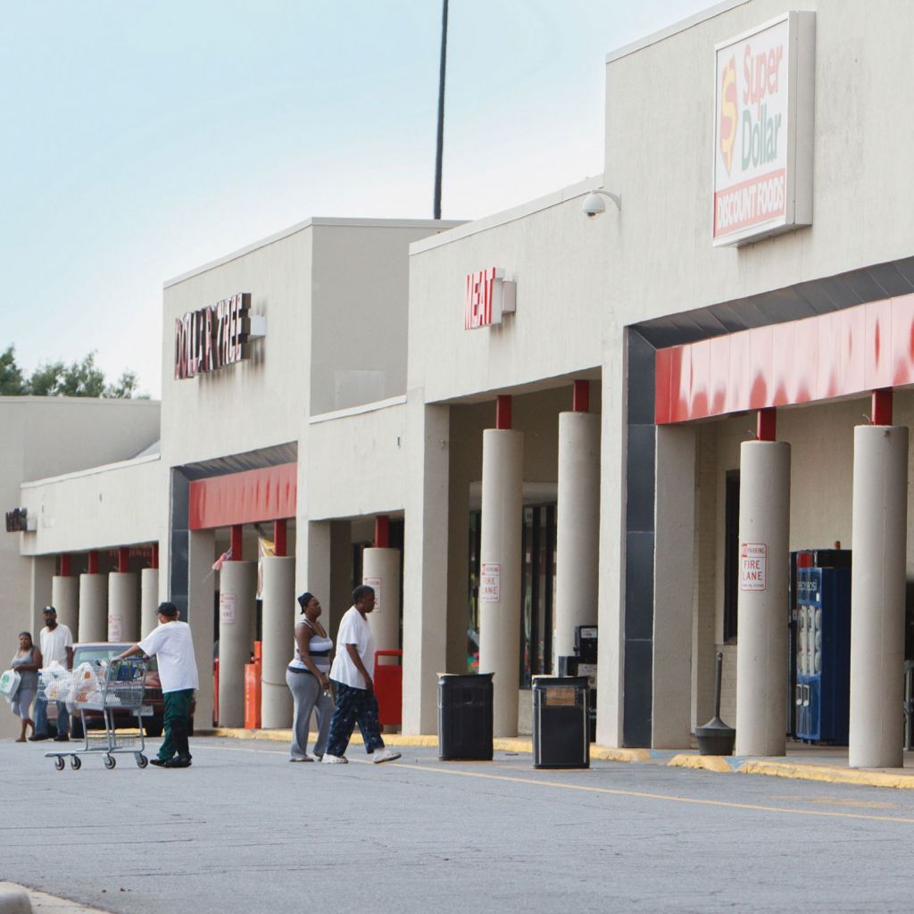 Plaza shopping center: Booming with business as it nears full occupancy ...