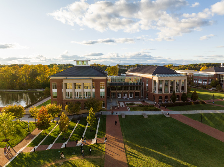 Looking Back: Jerry Falwell Library celebrates 10 years | Liberty Journal