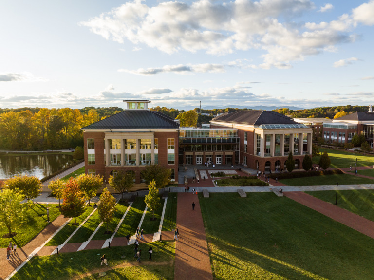 Looking Back: Jerry Falwell Library celebrates 10 years | Liberty Journal