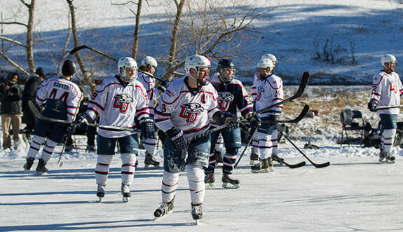 Hockey team enjoys morning scrimmage at Falwell farm » Liberty News