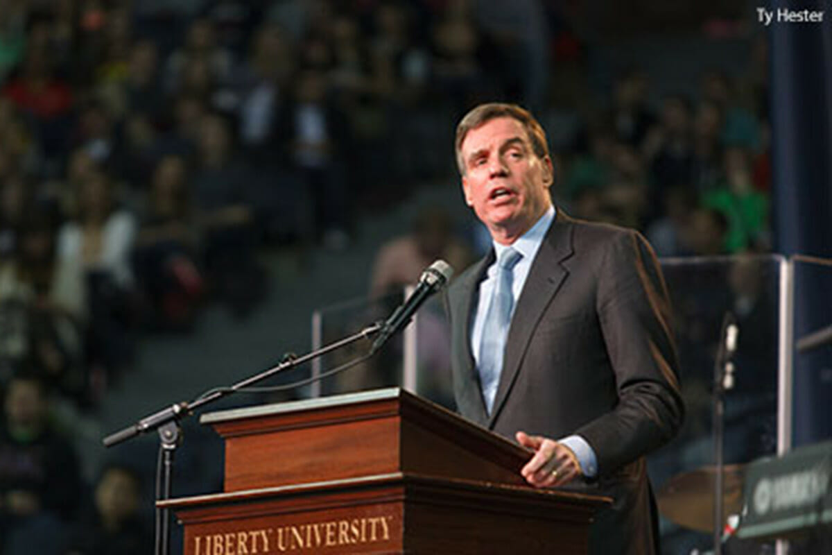 Sen. Mark Warner visits campus, tells students to not fear failure ...