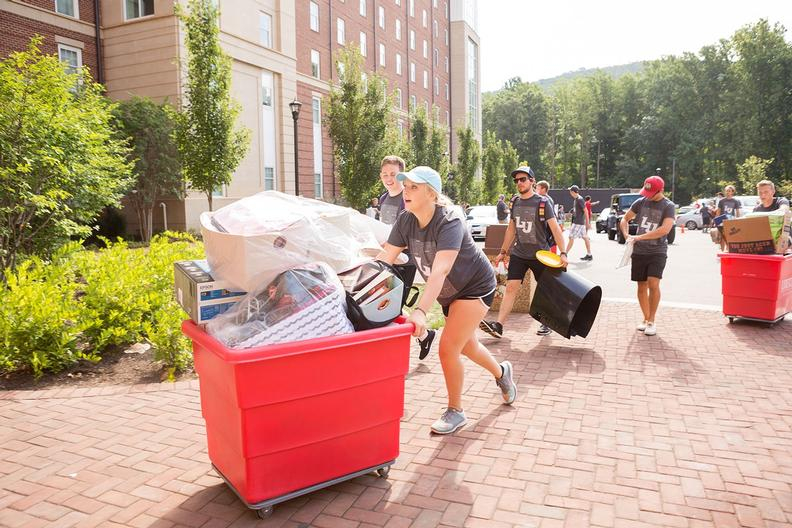 Class of 2020 moves in, setting record for campus population and ...