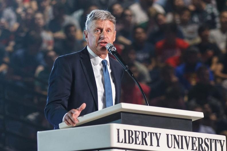 Gov. Gary Johnson encourages students to shape their own futures ...