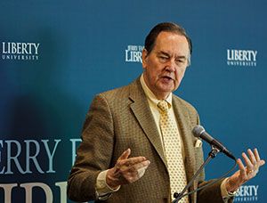 Columnist Cal Thomas shares insight on being a Christian in the media ...