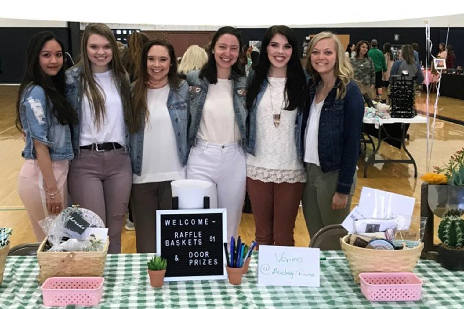 Students in event planning class raise more than $4,000 for community ...