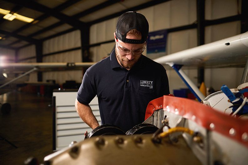 New aviation degree combines flight, aircraft mechanic training into ...