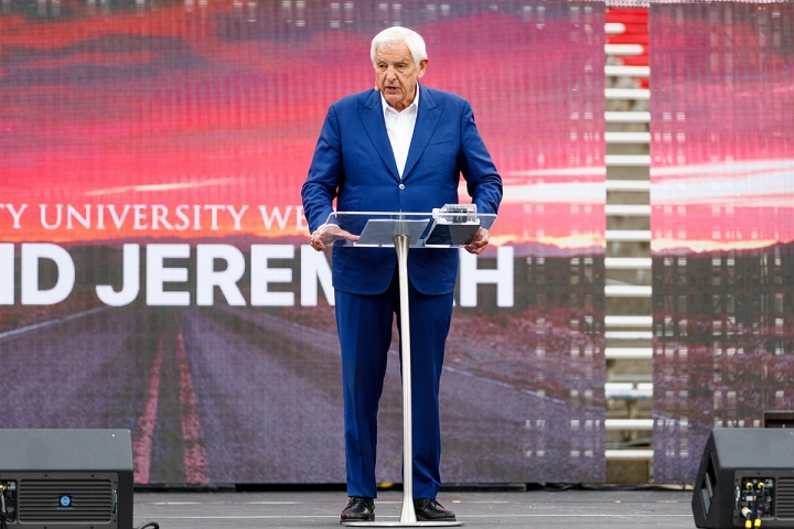 Dr. David Jeremiah delivers Convocation message on rejecting falsehoods ...
