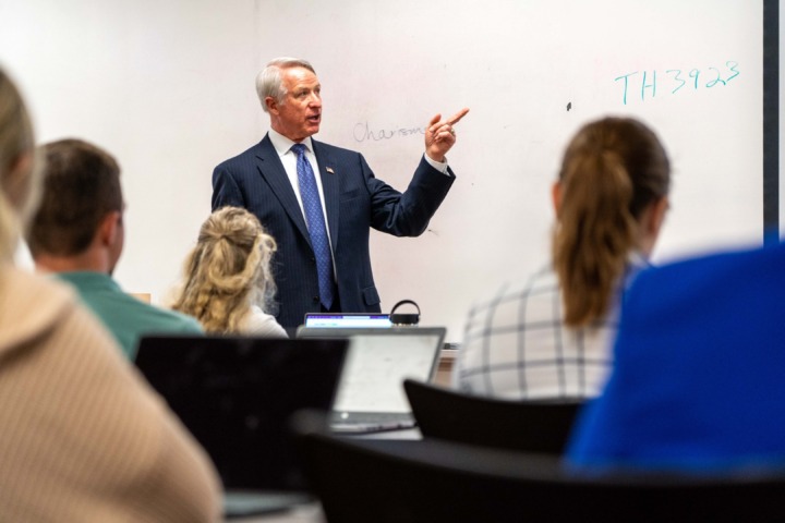 Former USS Cole commander and terror attack survivor shares lessons ...