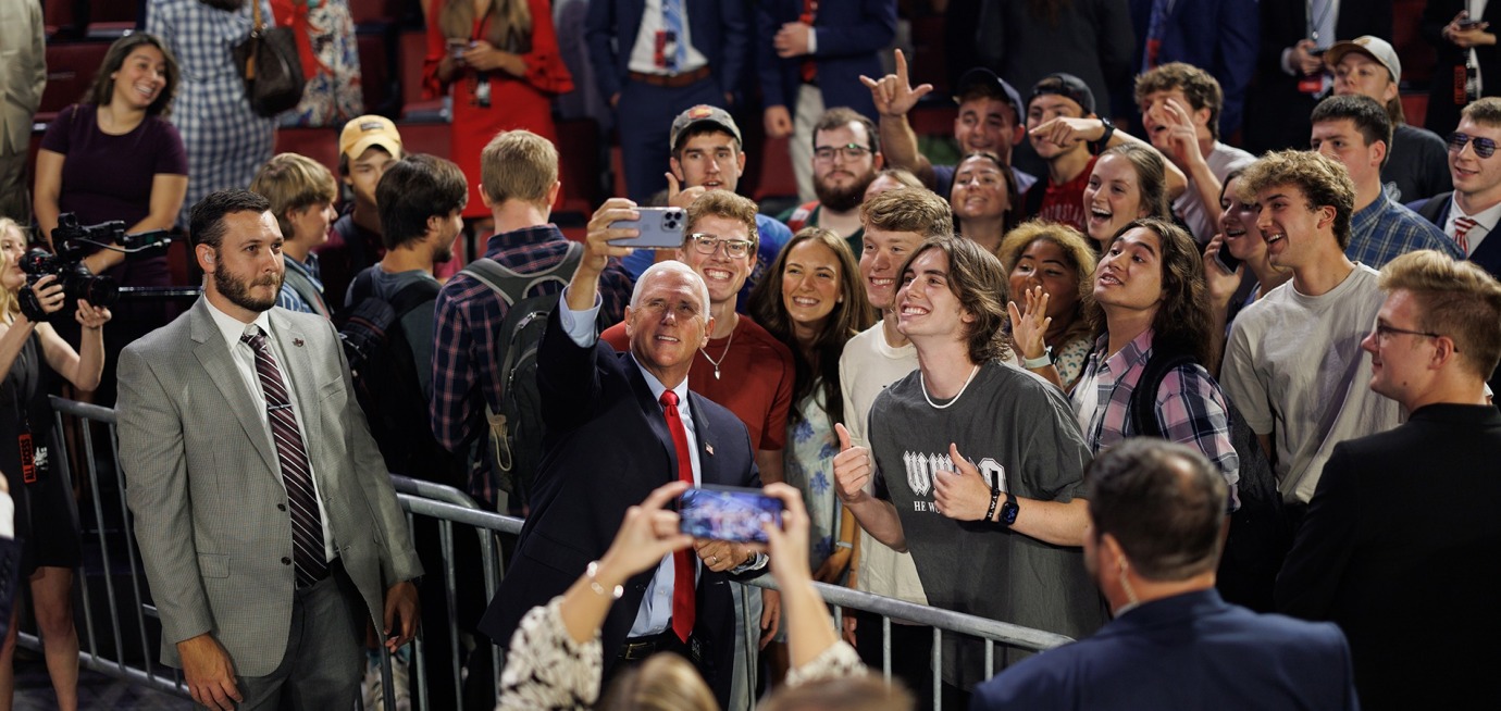 Sadie Robertson Huff, cast of ‘The Chosen’ among Spring 2022 ...