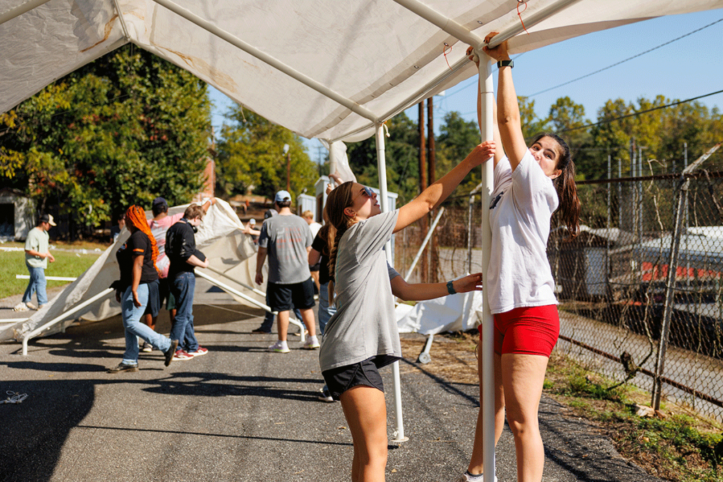 Hundreds of student volunteers are at the heart of Liberty University’s ...