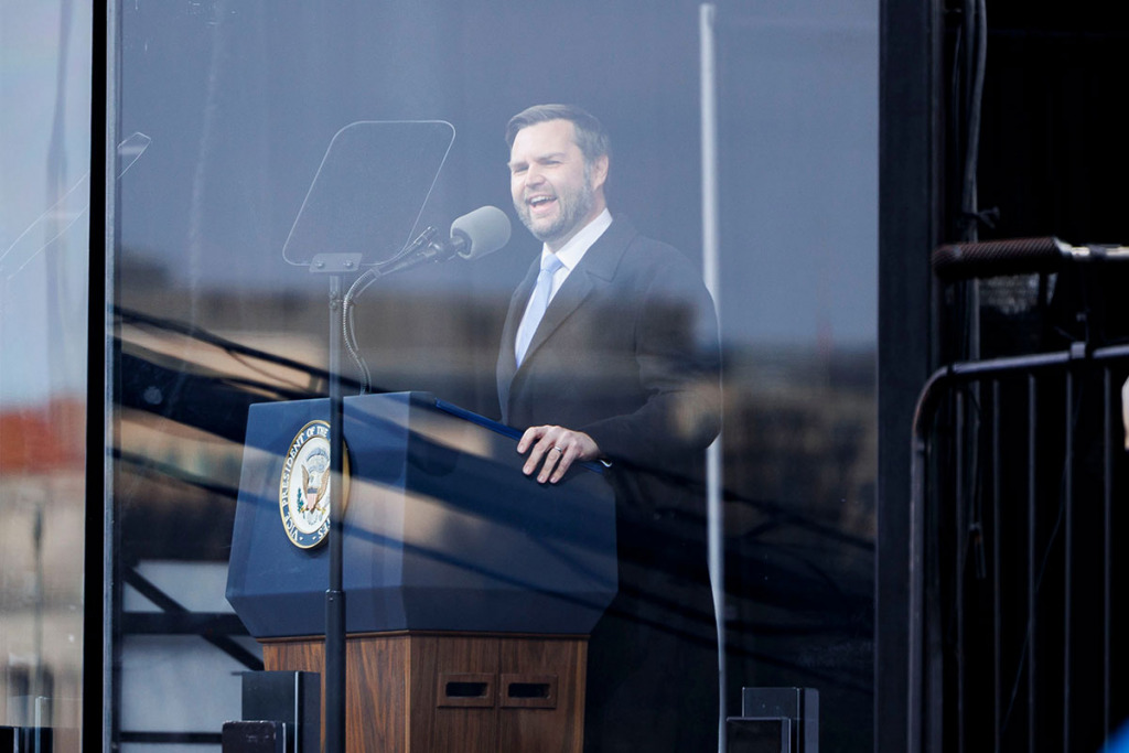 Liberty University stands boldly for life with 1,000 students at ...