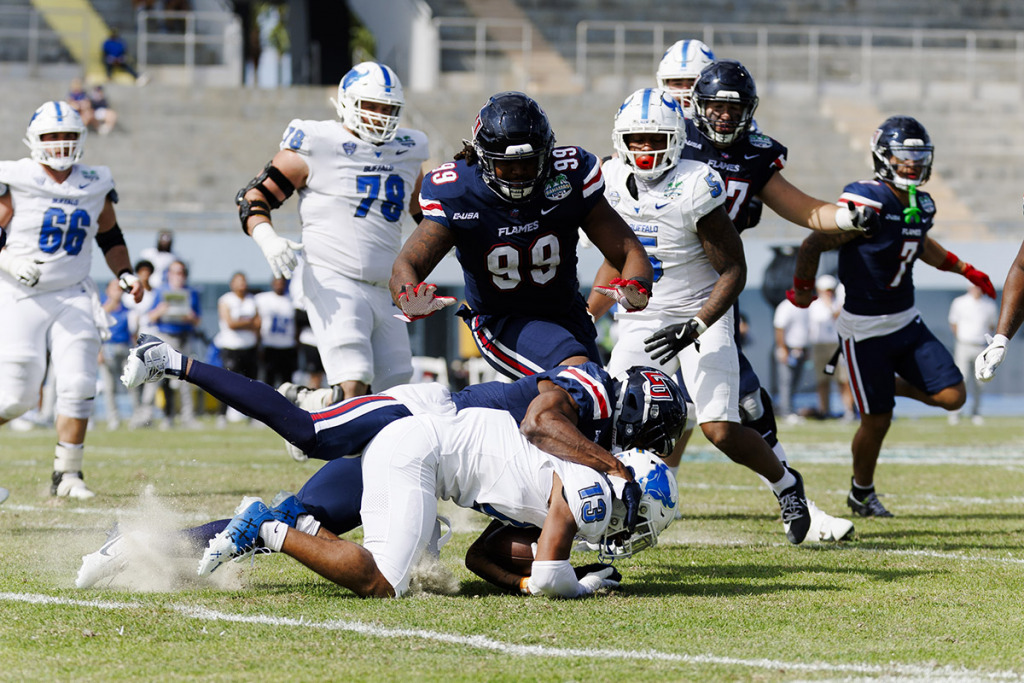Buffalo stymies Flames’ offense at the Bahamas Bowl | Liberty News
