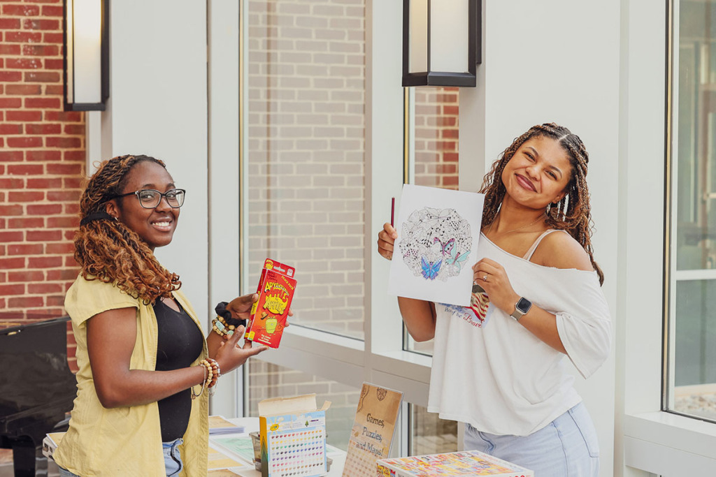Doggy De-stresser: LU library offers fun exam break activities ...