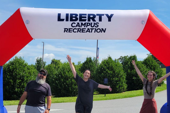 Alumni lace up for first annual ‘Celebrate Liberty’ race | Liberty News