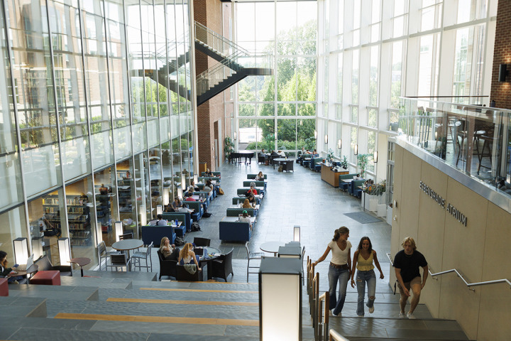 Jerry Falwell Library celebrates 10 years of innovation, vast resources ...